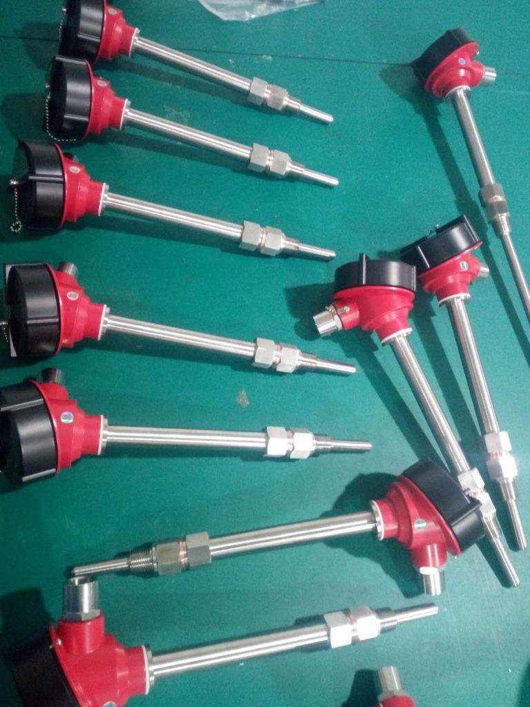 Temperature Transmitters - Temperature elements and Pucks